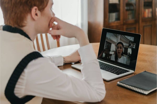 How to Write a Performance Review for Remote Employees: 7 Steps to Follow